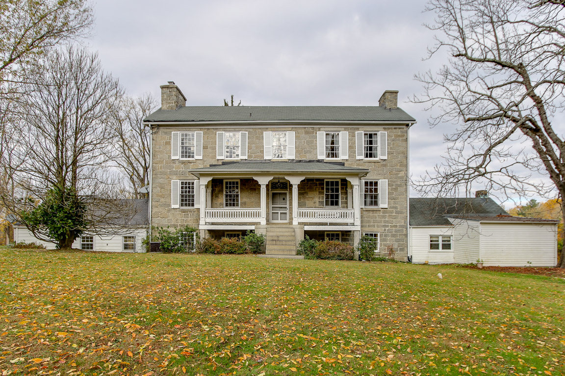 Wainscot - Historic Home Team